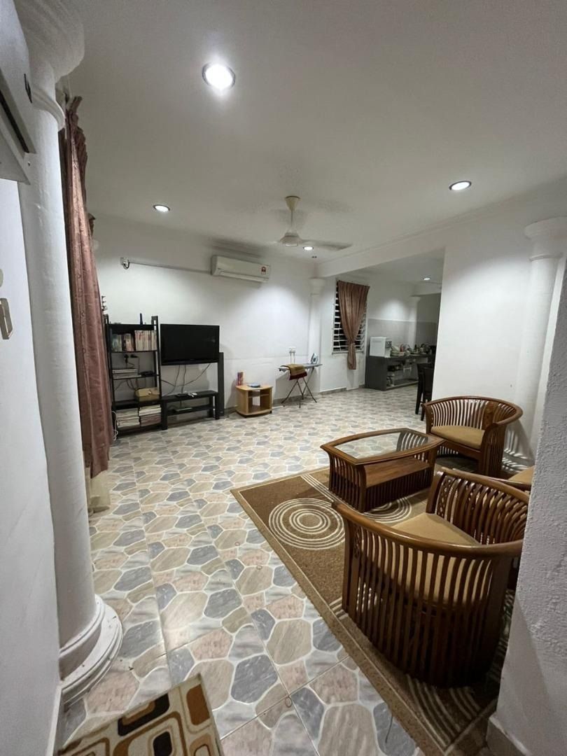 Bilik Medium Sewa Lelaki Muslim Taman Alamanda 3, Kuala Terengganu, Property, Rentals on Carousell