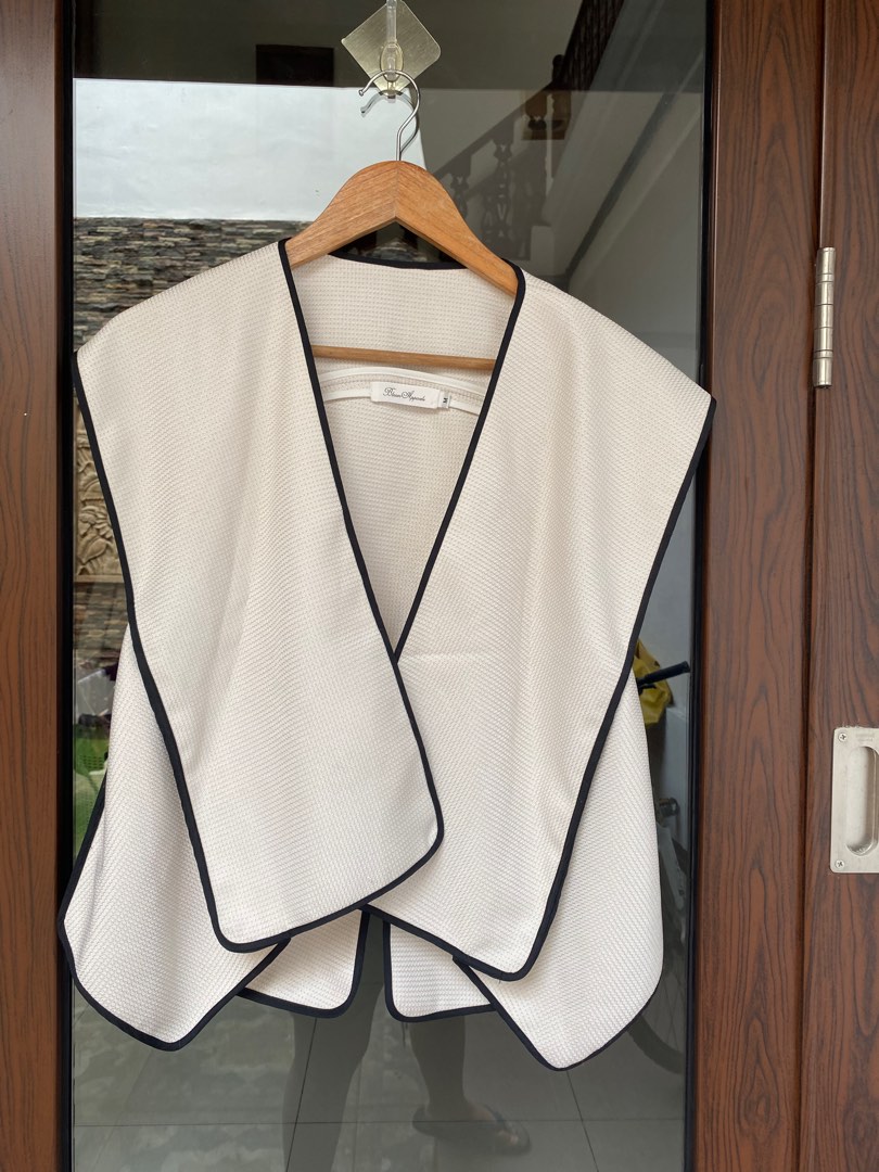 Bloom Apparel, Fesyen Wanita, Pakaian Wanita, Baju Luaran di Carousell