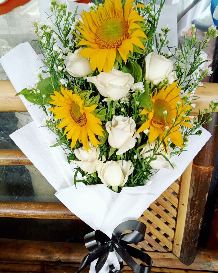 Buket bunga matahari dan bunga mawar cimahi bandung, Gardening on Carousell