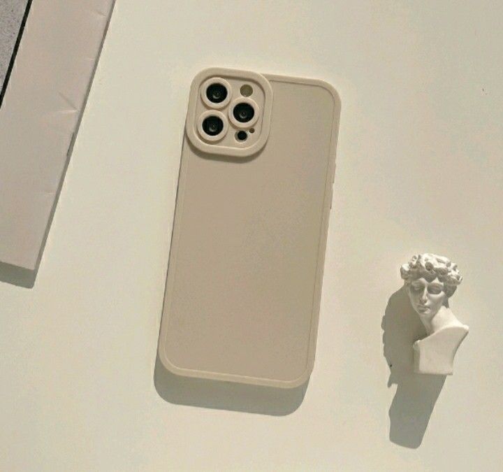 Casing Iphone 14 pro warna krem, Telepon Seluler & Tablet, Aksesoris ...
