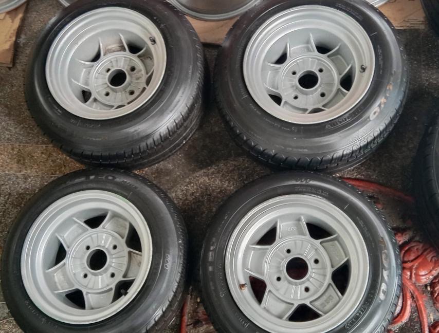 Classic retro ATS wheel 13 inch broken on Carousell