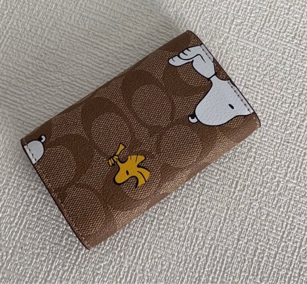 Coach X Snoopy Key Holder, Women's Fashion, Bags & Wallets, Wallets ...
