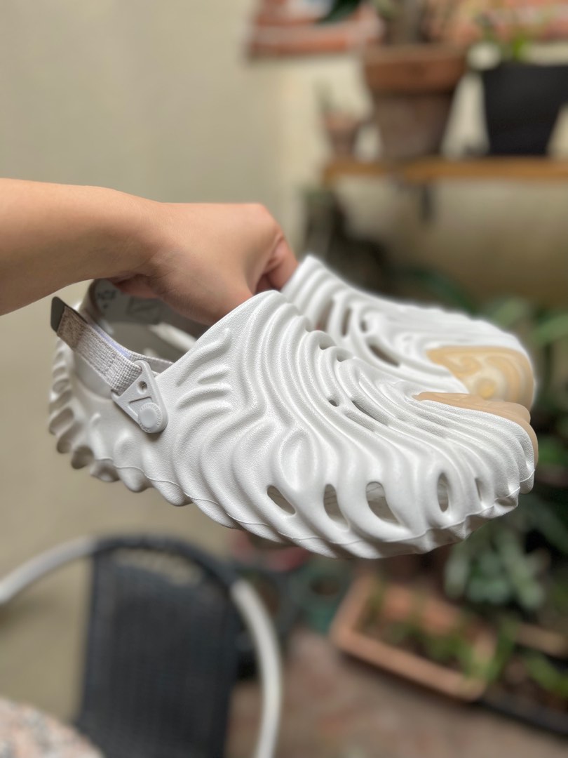 Crocs Salehe Bembury White, Men's Fashion, Footwear, Sneakers on Carousell