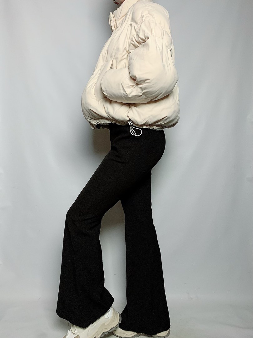 (SOLD) Crop lightweight puffer jacket, Cream puffer jacket, Travel ...