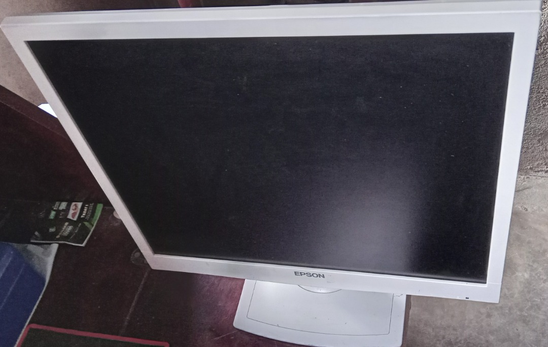 Epson 19inches Monitor w/ Built-in Speaker (FREE DELIVERY), Computers ...