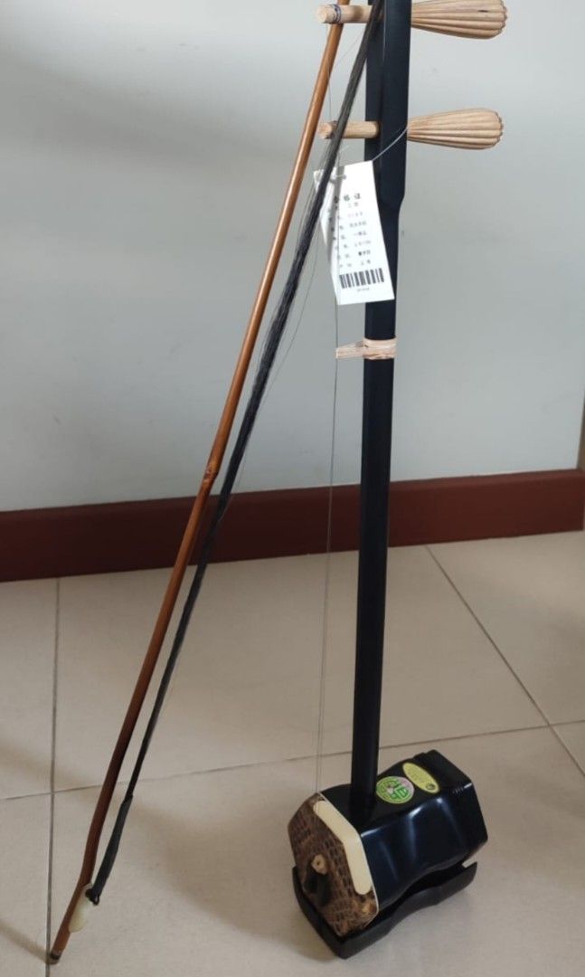 Erhu (Chinese musical instrument), Hobbies & Toys, Music & Media ...