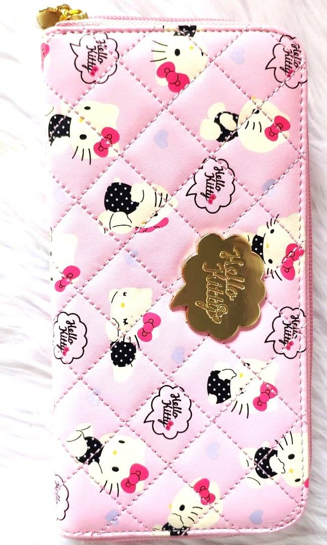 Hello kitty Orig Long Wallet, Everything Else, Looking For on Carousell