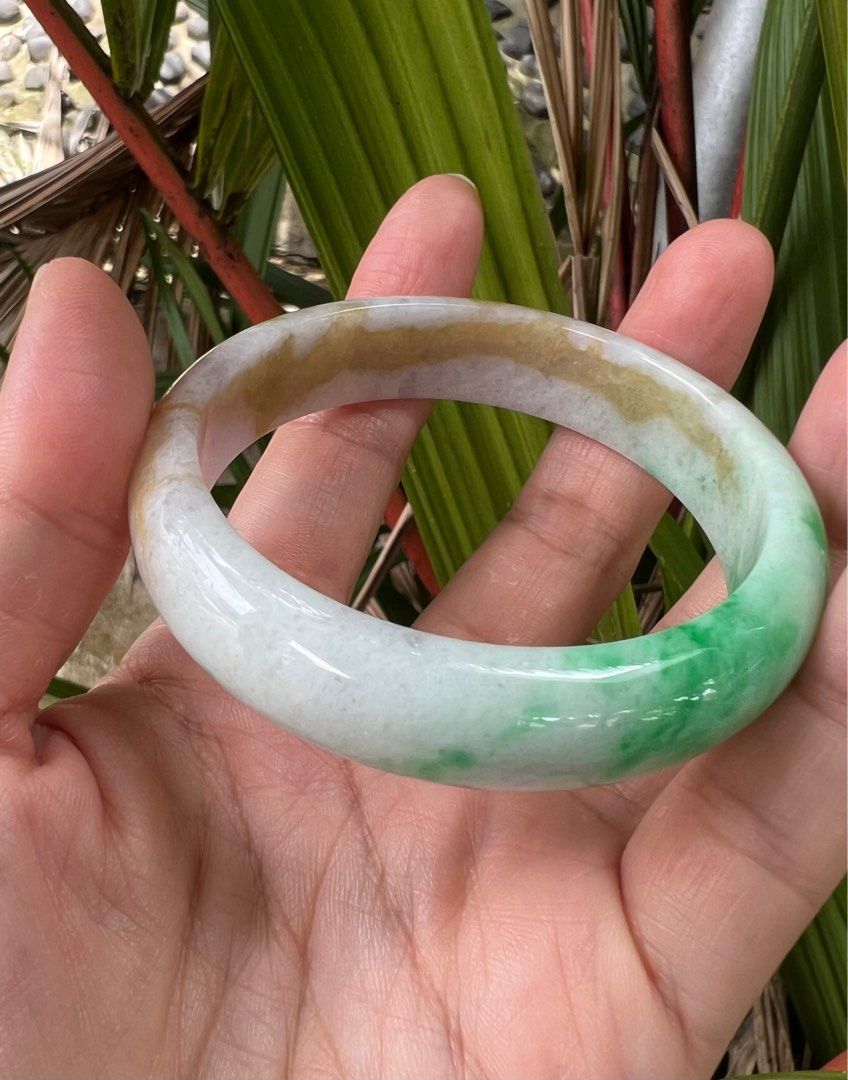 Jade bangle, Women's Fashion, Jewelry & Organisers, Bracelets on Carousell