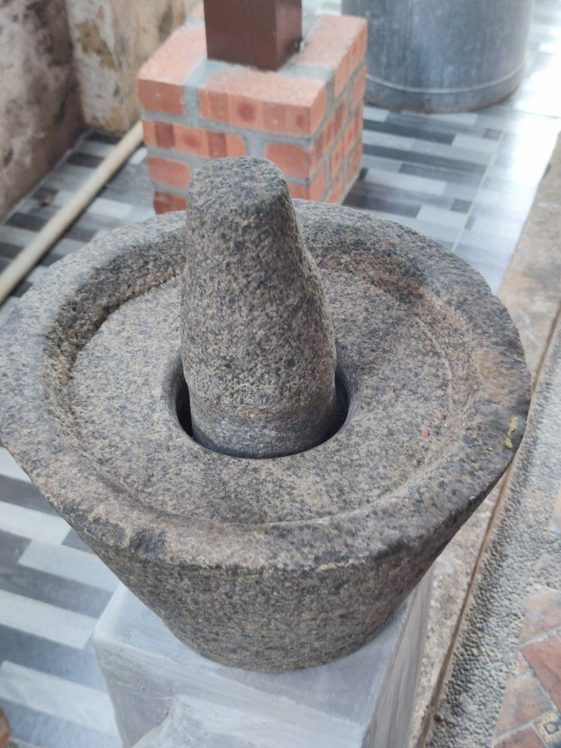 Lesung Batu Gergasi Antik, Hobbies & Toys, Collectibles & Memorabilia ...