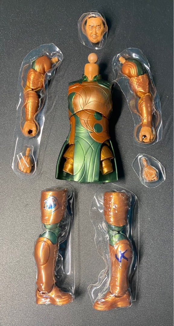 Marvel legends Avengers Nick fury ( Walmart exclusive pack) ($70) black ...