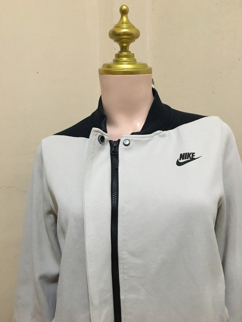 Nike TF Tritone Jacket, Women's Fashion, Coats, Jackets and Outerwear ...