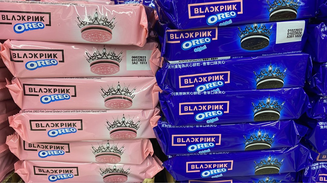 BlackPink x Oreo with Random Photocard, Food & Drinks, Other Food ...