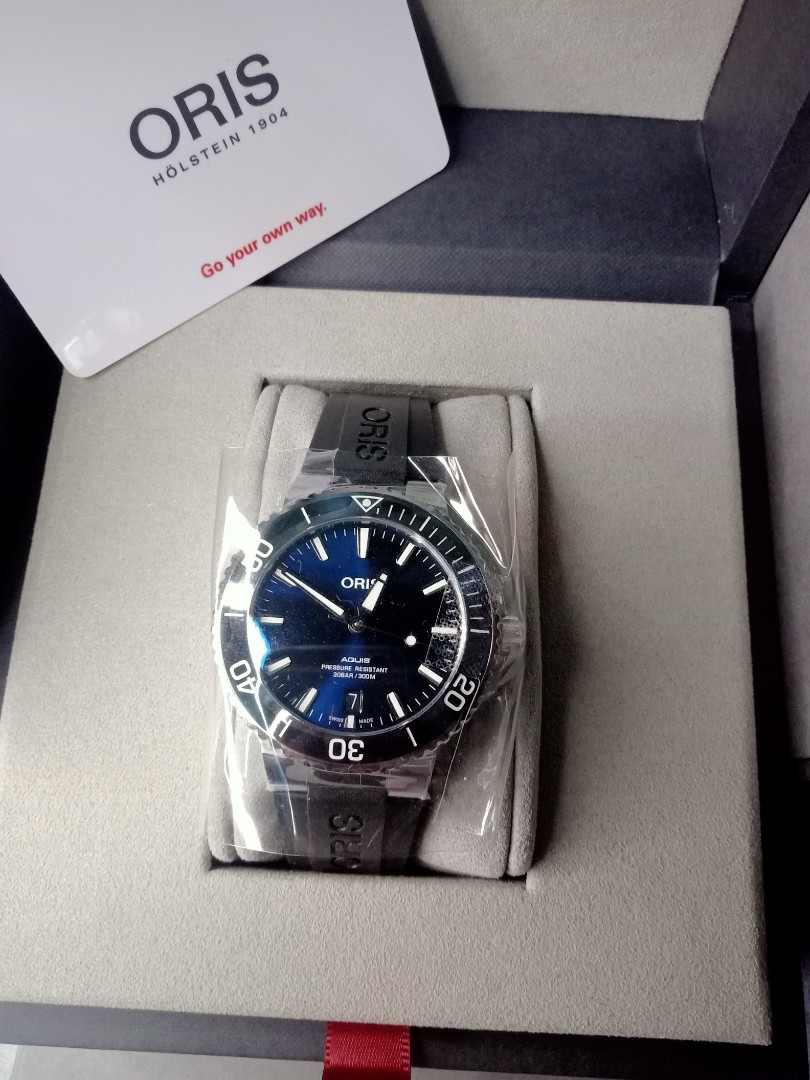Oris aquis date, Luxury, Watches on Carousell