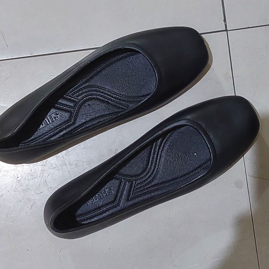 Plastic Black Shoes, Women's Fashion, Footwear, Flats & Sandals on ...