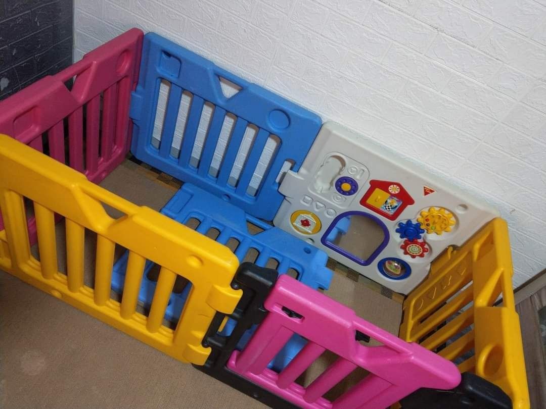 PLAYPEN 7 PANELS, Babies & Kids, Infant Playtime on Carousell