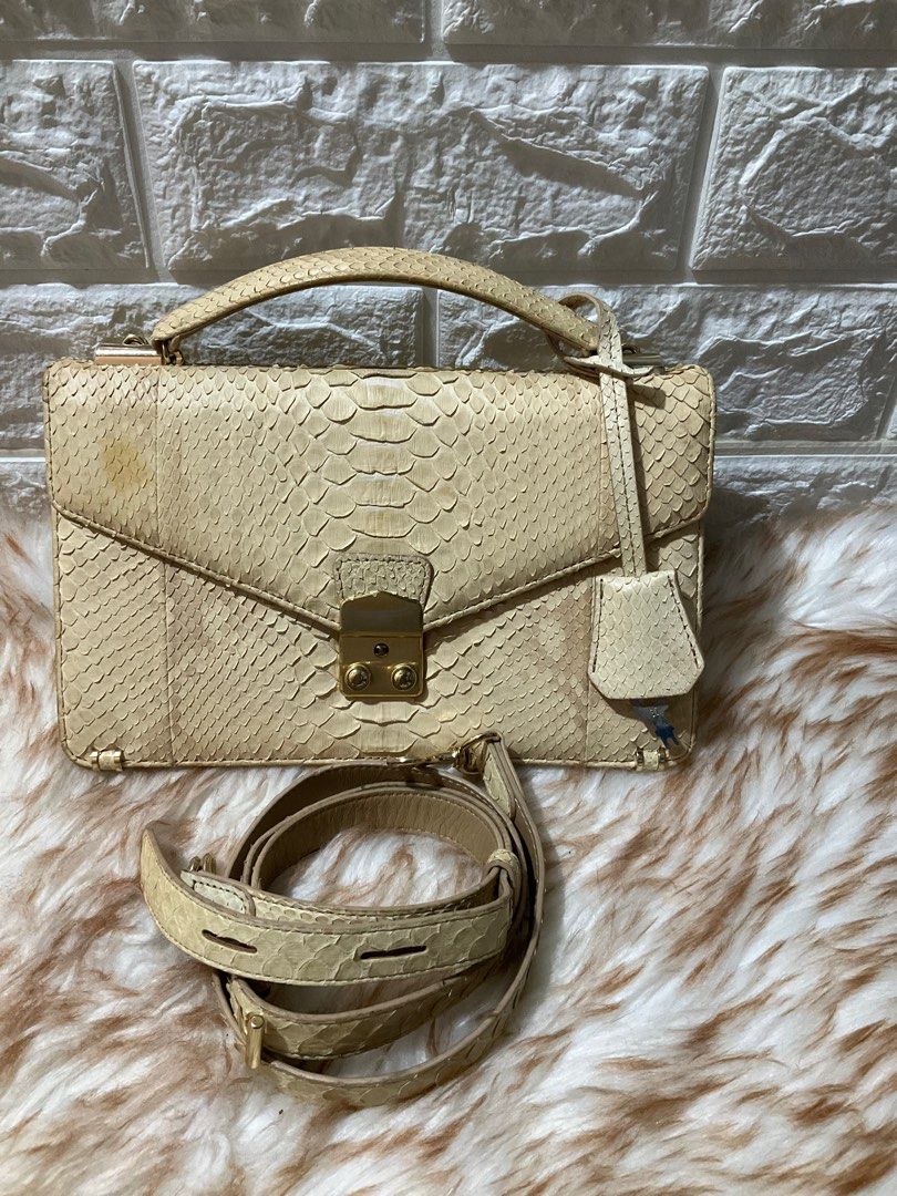 Preloved zarmoi 2way bag in beige to light yellow on Carousell
