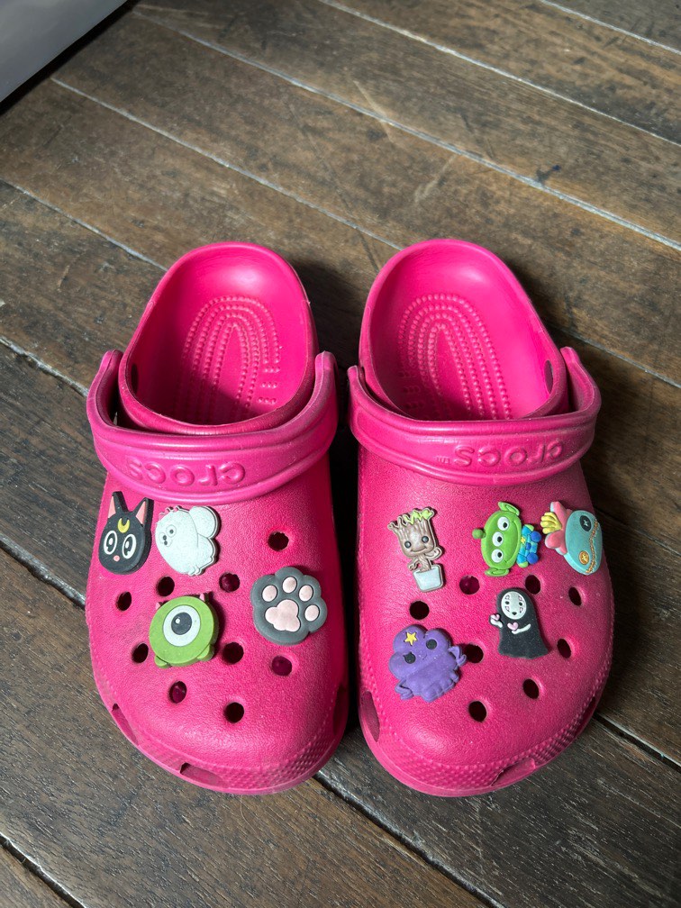 SALE CROCS ORIGINAL DARK PINK WITH FREE JIBBITZ, Women's Fashion ...