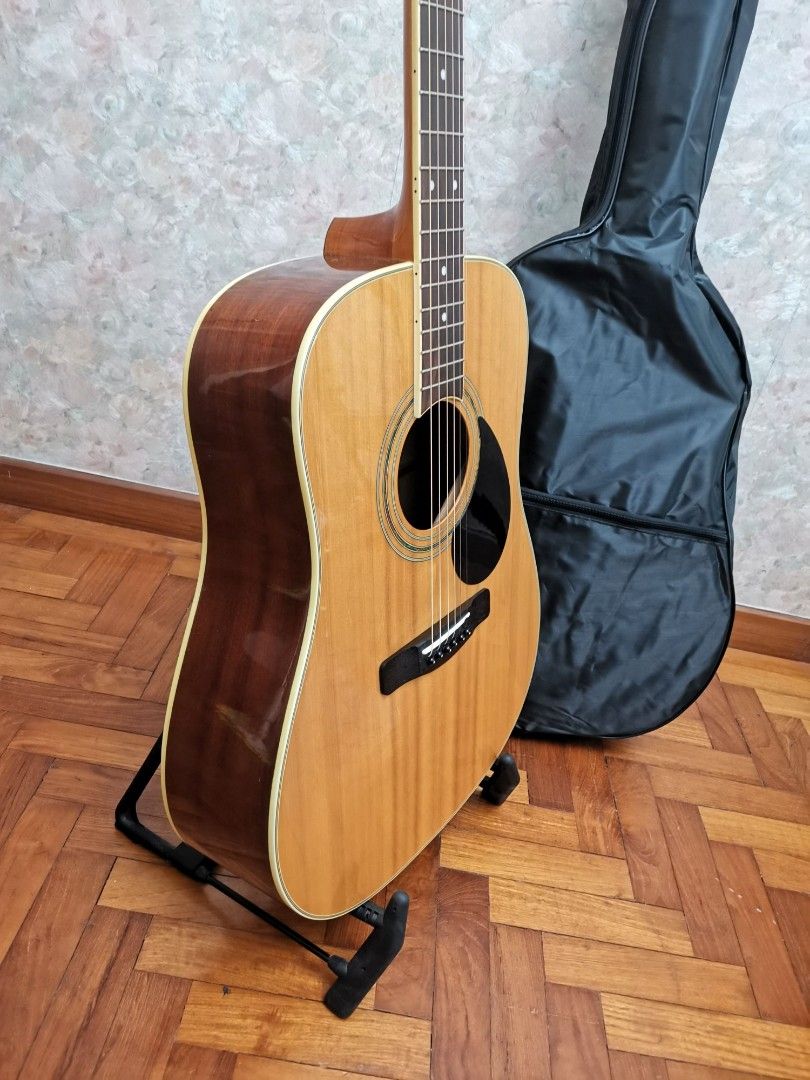 Samick Greg Bennett Acoustic Guitar, Hobbies & Toys, Music & Media ...