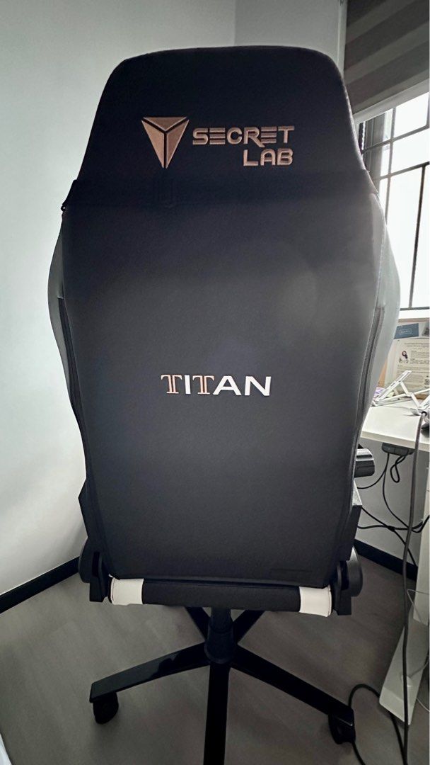 Secret lab Titan Classic 2020, Furniture & Home Living, Furniture ...
