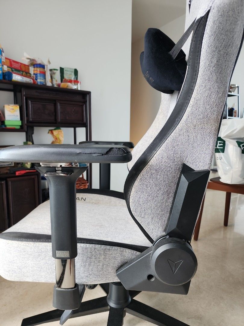 Secretlab Titan EVO 2020 (Cookies & Cream), Furniture & Home Living ...