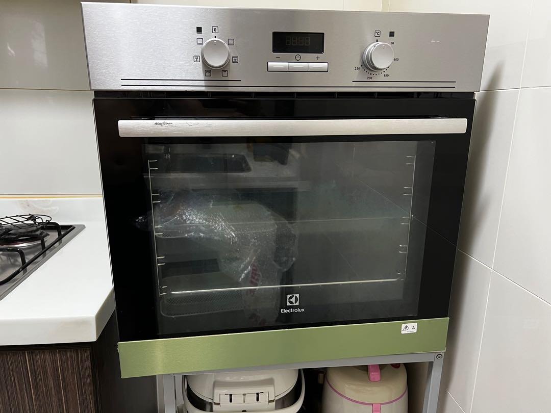 Selling Electrolux EOB2400 Oven (Built In), TV & Home Appliances, Kitchen Appliances, Ovens ...