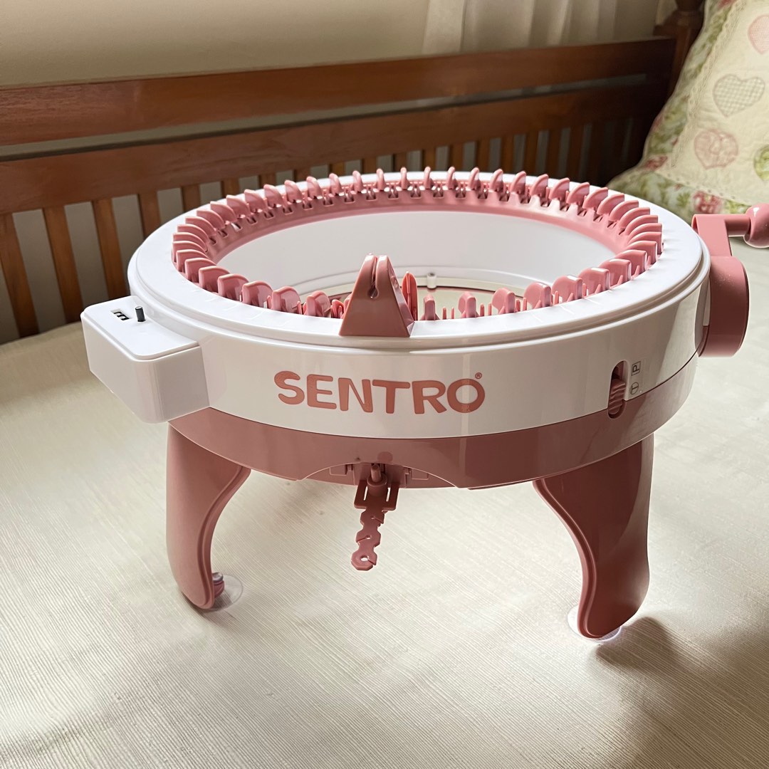 Sentro knitting machine, Hobbies & Toys, Stationery & Craft, Craft ...