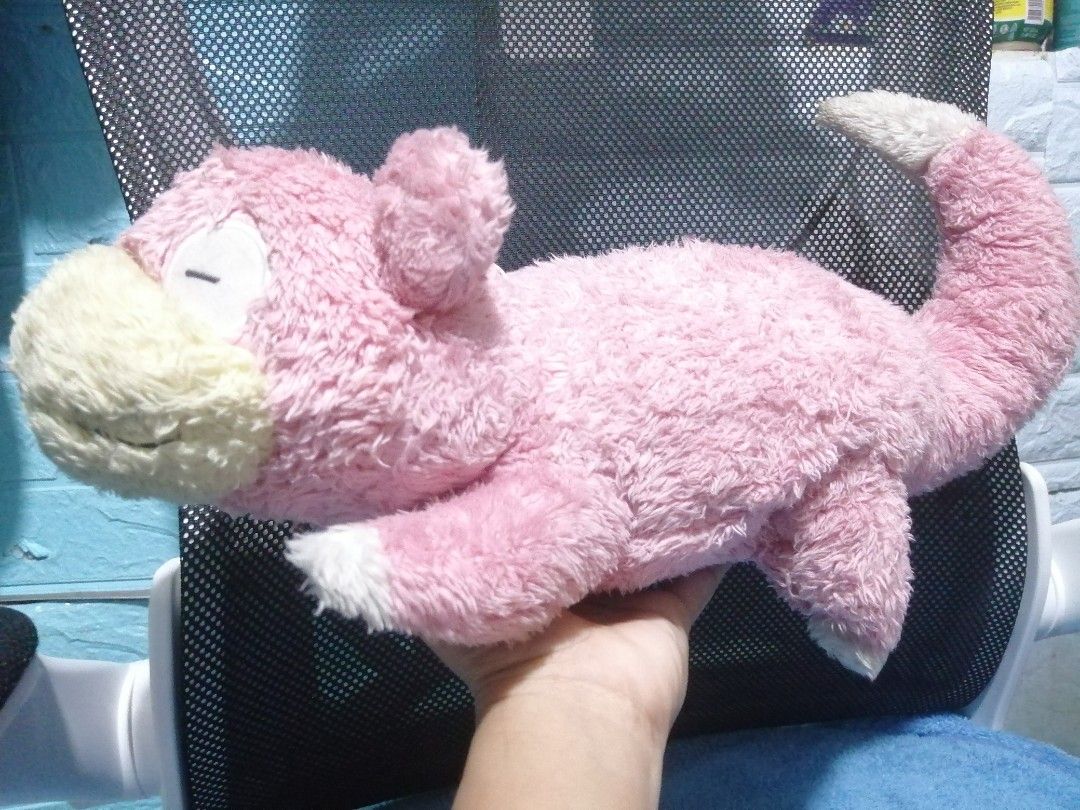 Sleeping Pokemon Slowpoke, Hobbies & Toys, Toys & Games on Carousell