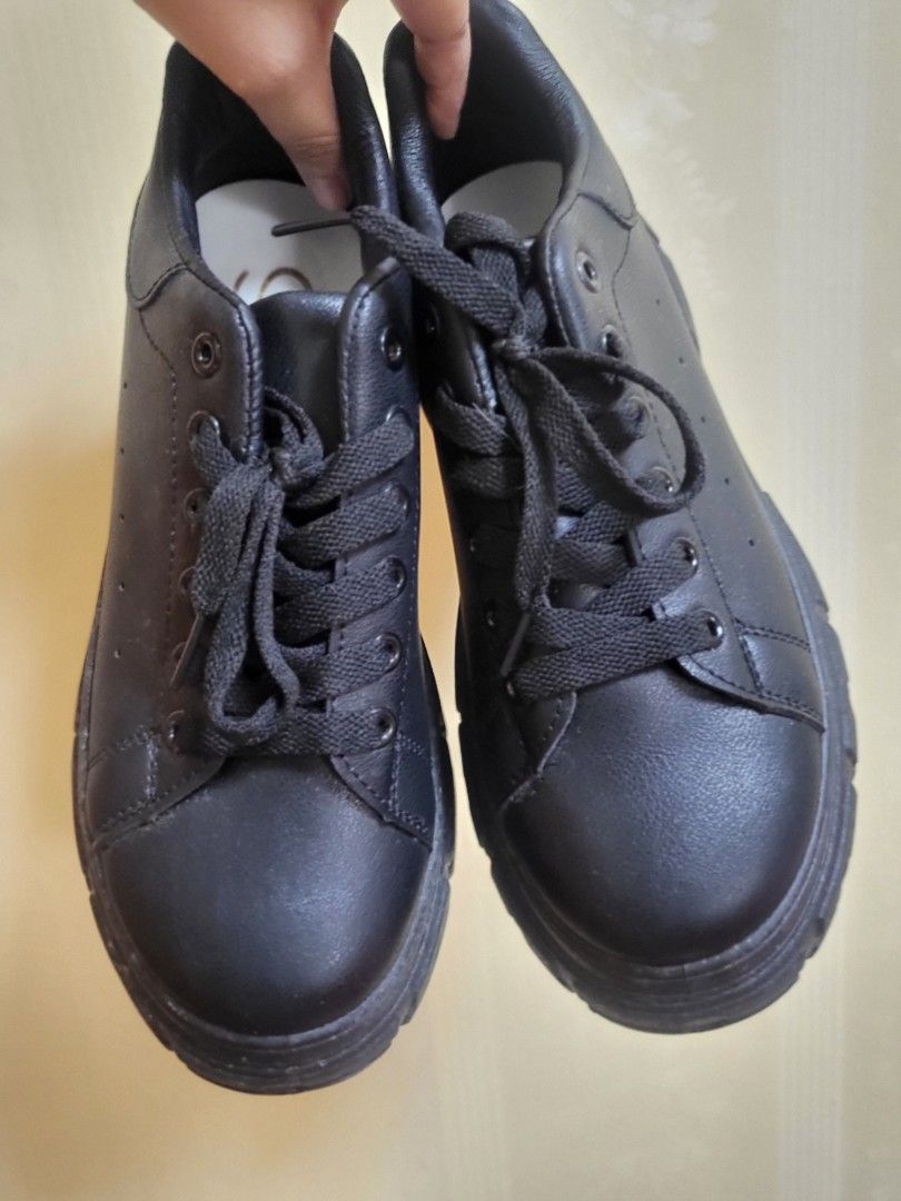 Sofab Black Rubber Shoes, Women's Fashion, Footwear, Sneakers on Carousell