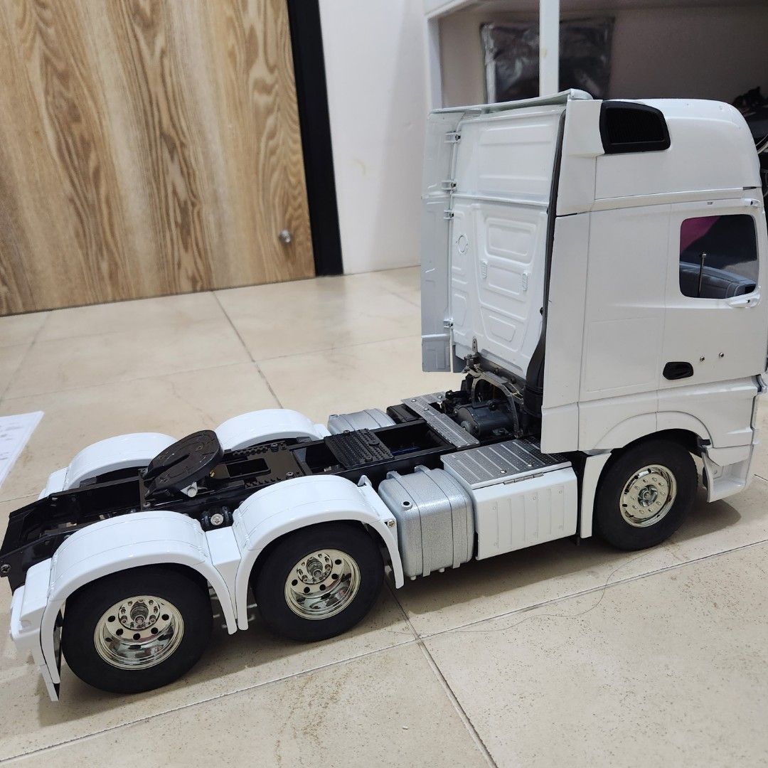 TAMIYA 1/14 TRACTOR TRUCKS MERCEDES BENZ ACTROS 3363 6X4 GIGASPACE EP ...