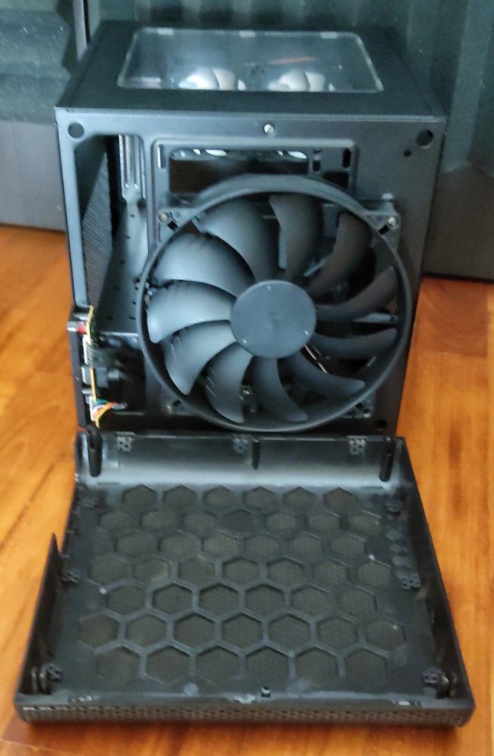 Thermaltake Core V1 Case ITX / mini-ITX with F8 Artic Fan, Computers ...