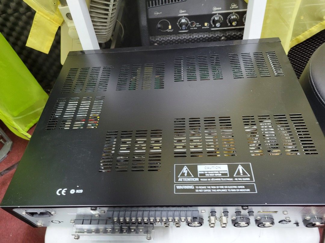 TOA Profesional PA Amplifier A-1803, 興趣及遊戲, 音樂、樂器 & 配件, 樂器 - Carousell