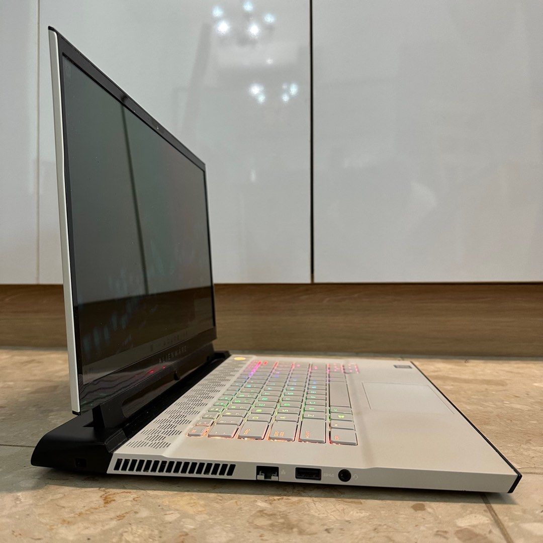 Top-End Alienware M15 R2|RTX 2080 8GB|4K OLED 1ms 15.6 Inch|i7 9750H ...