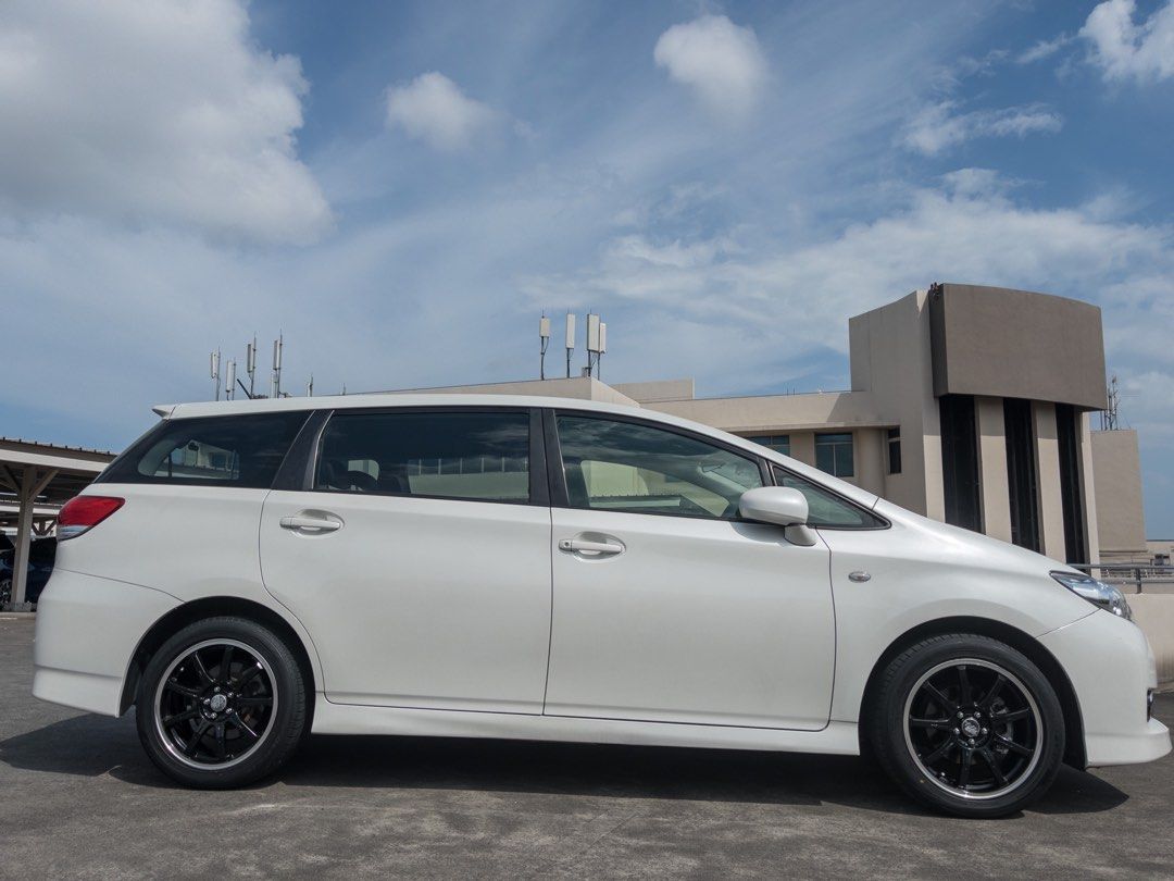 Toyota Wish 2.0 (A), Cars, Used Cars on Carousell