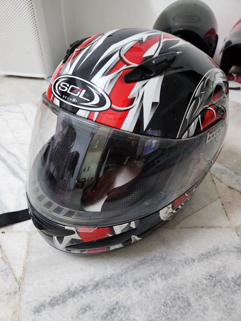 Used flip up SOL helmet, Motorbikes on Carousell