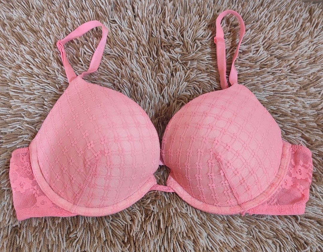 Victorias Secret Bra 32C, Women's Fashion, Undergarments & Loungewear ...