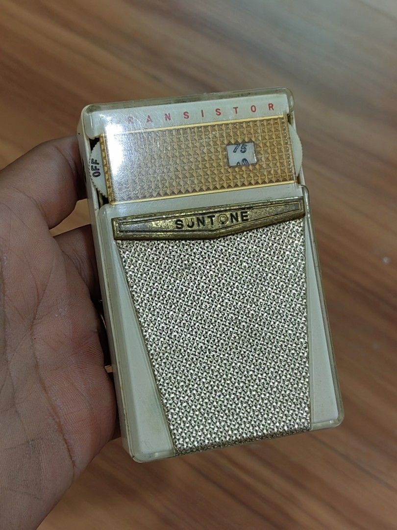 Vintage 1960s Suntone Transistor Radio, Hobbies & Toys, Memorabilia ...