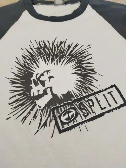 Vintage SPLIT SKATEBOARD 90s 3 Quarter Faded T-shirt, Men's Fashion ...