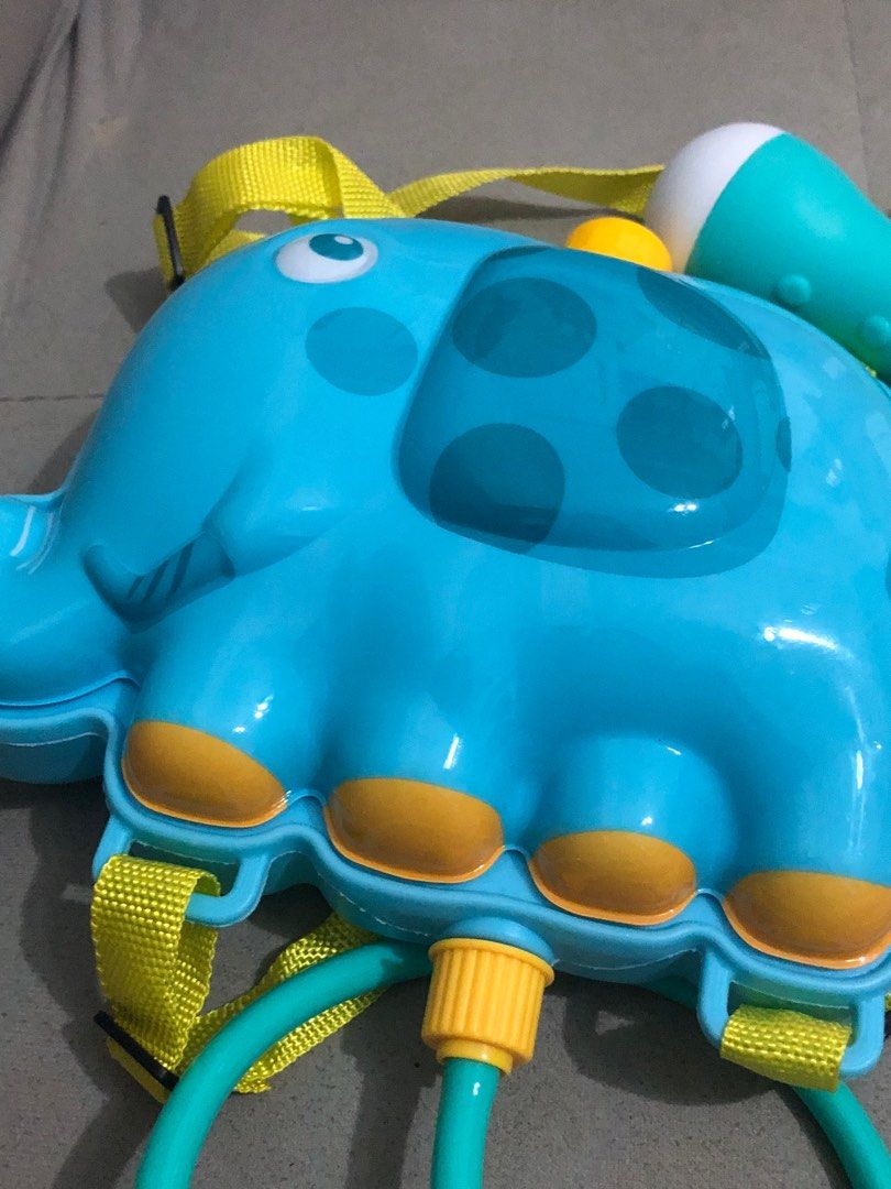 Water gun with backpack, Hobbies & Toys, Toys & Games on Carousell