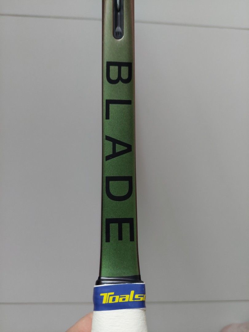 Wilson Blade 98 V8 16x19 305 gm tennis racquet racket, Sports Equipment ...