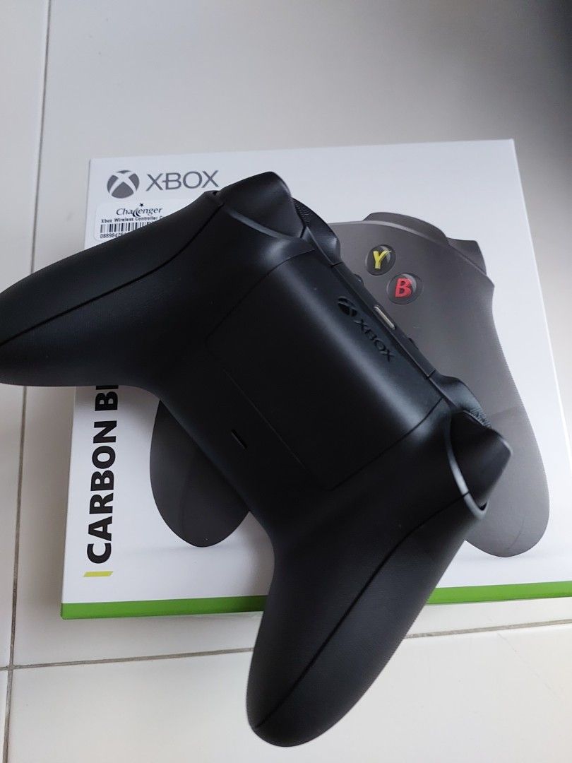 XBOX Carbon Black Controller, Video Gaming, Gaming Accessories ...
