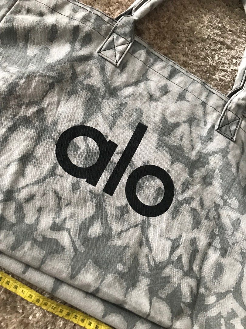 alo tote bag xl size authentic, Barang Mewah, Tas & Dompet di Carousell