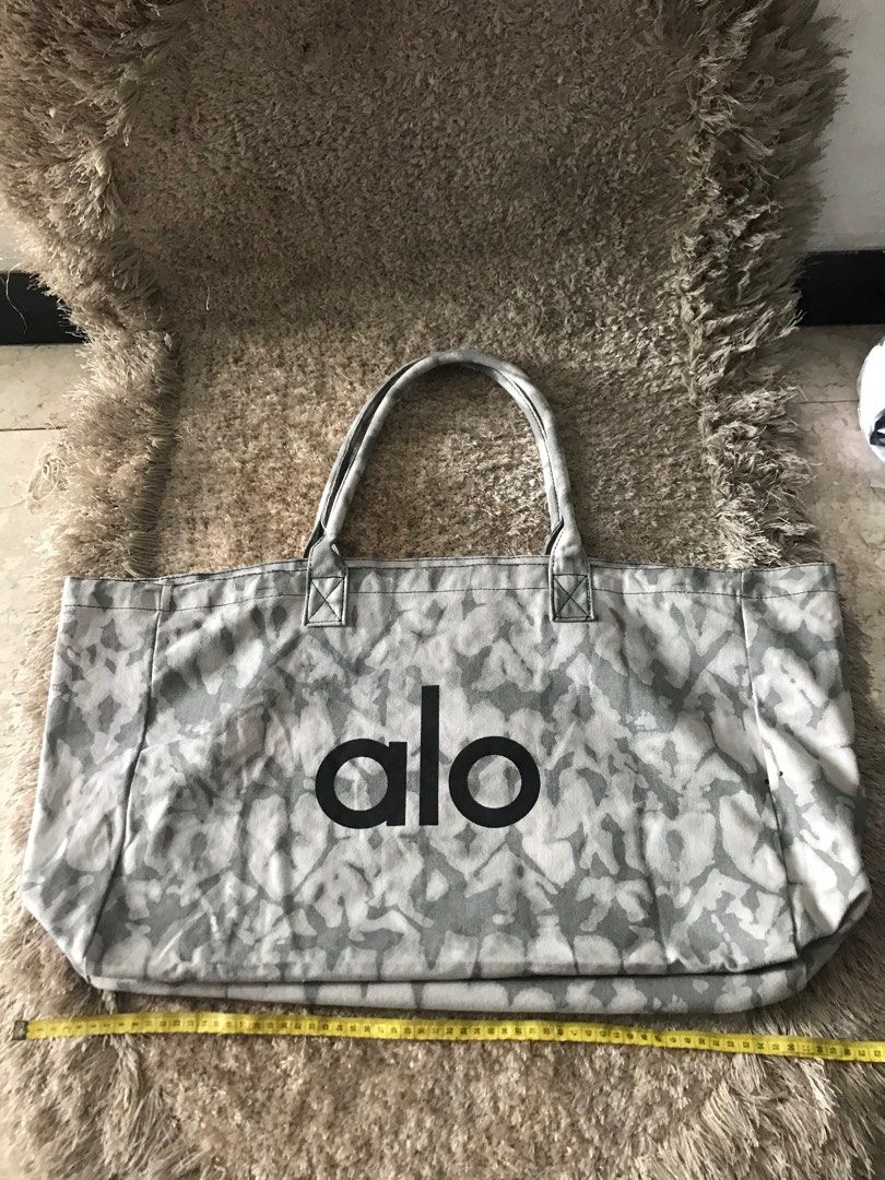 alo tote bag xl size authentic, Barang Mewah, Tas & Dompet di Carousell