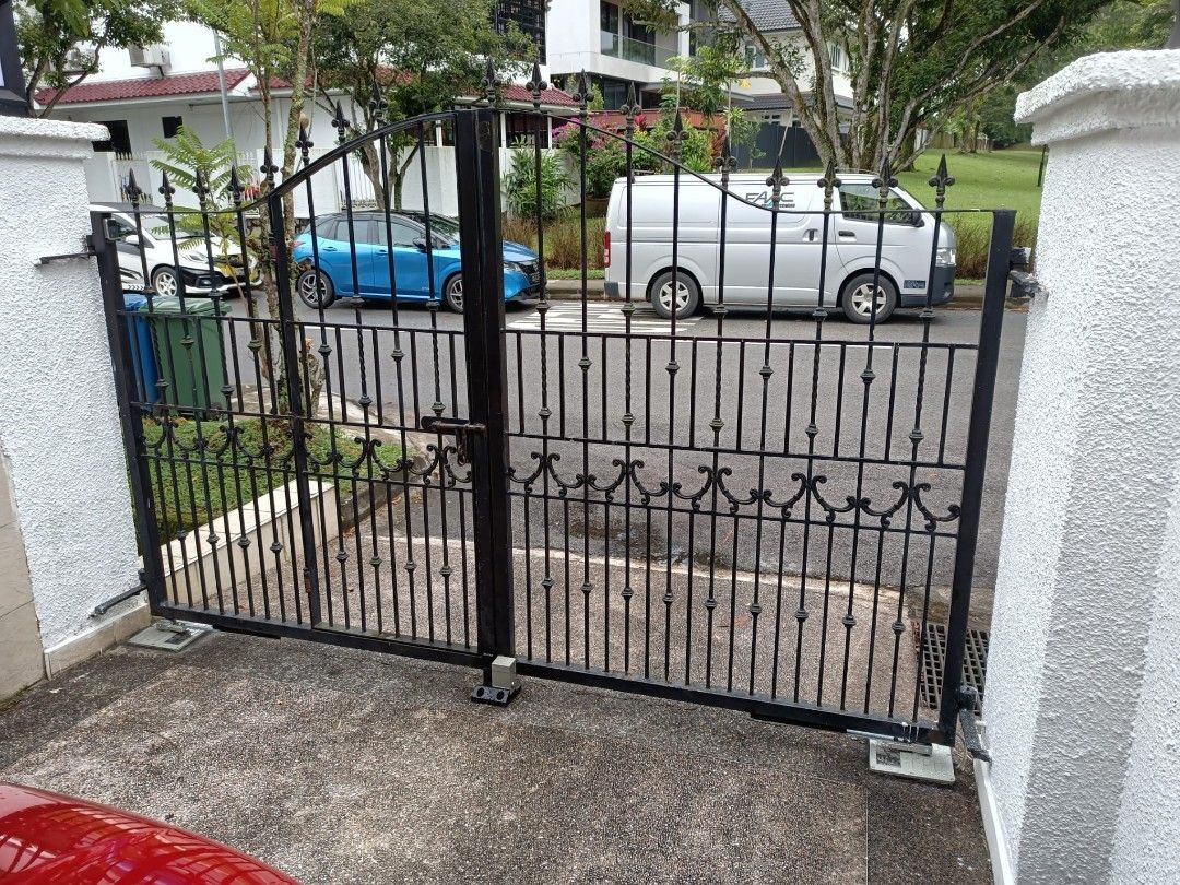 Auto Gate Motor Lock and System, Furniture & Home Living, Security ...