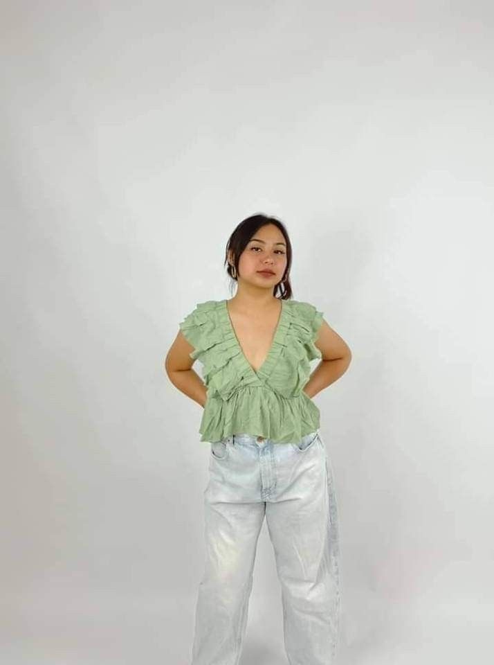 BOBBIE TOP, Women's Fashion, Tops, Others Tops on Carousell