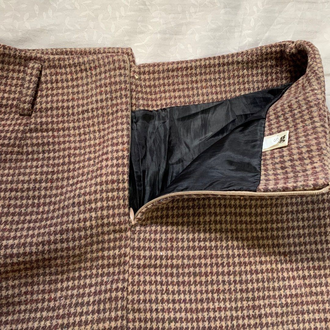 Brushed tweet skirt, Women's Fashion, Bottoms, Skirts on Carousell