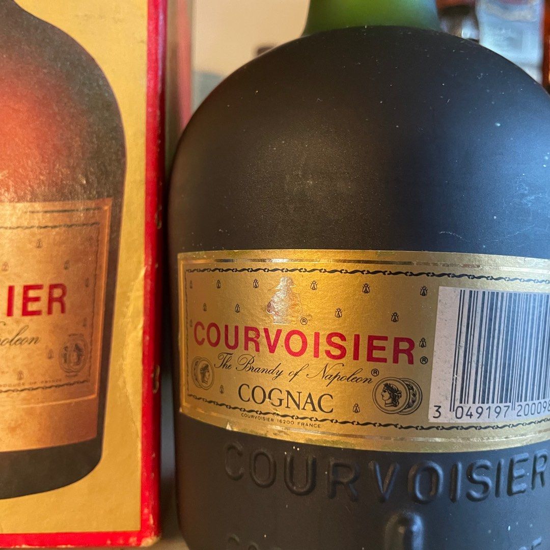 Courvoisier VSOP Cognac Vintage green bottle w box 700ml, Food & Drinks, Beverages on Carousell