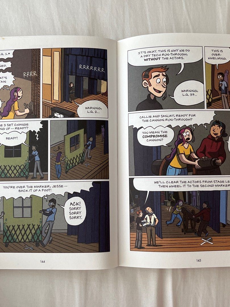 'drama' by raina telgemeier (author of 'smile'), Hobbies & Toys, Books ...