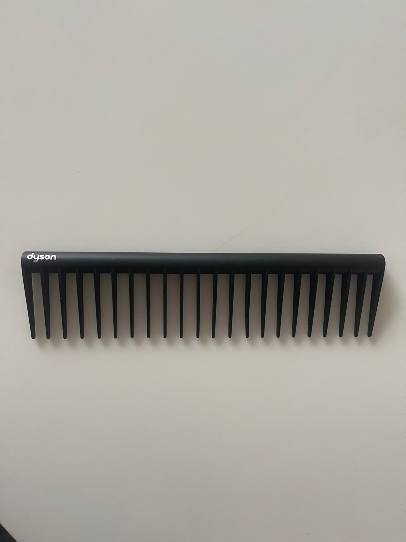 Dyson Detangling Comb, Beauty & Personal Care, Hair on Carousell