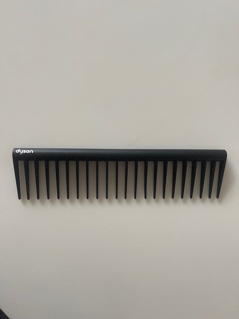 Dyson Detangling Comb, Beauty & Personal Care, Hair on Carousell