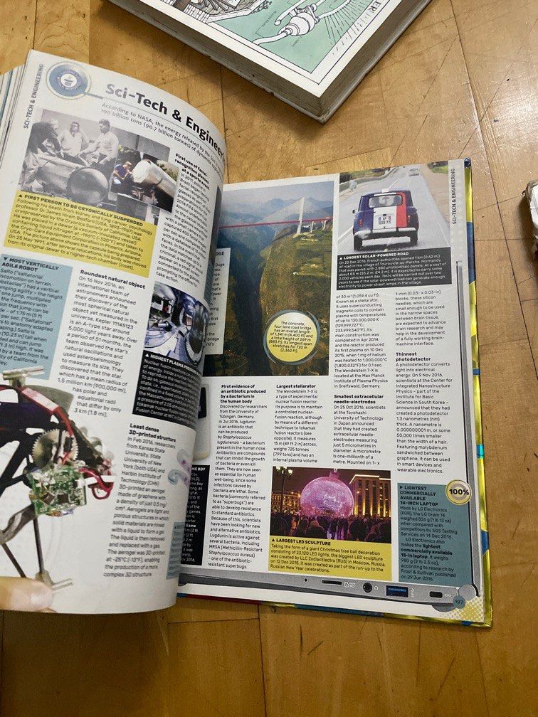 GUINNESS WORLD RECORD BOOK + free book, Hobbies & Toys, Books ...